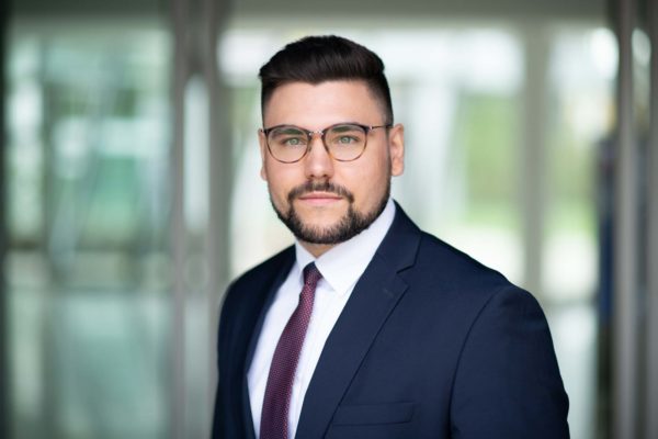 Yanik Krumrey | SCHWAKE Rechtsanwälte